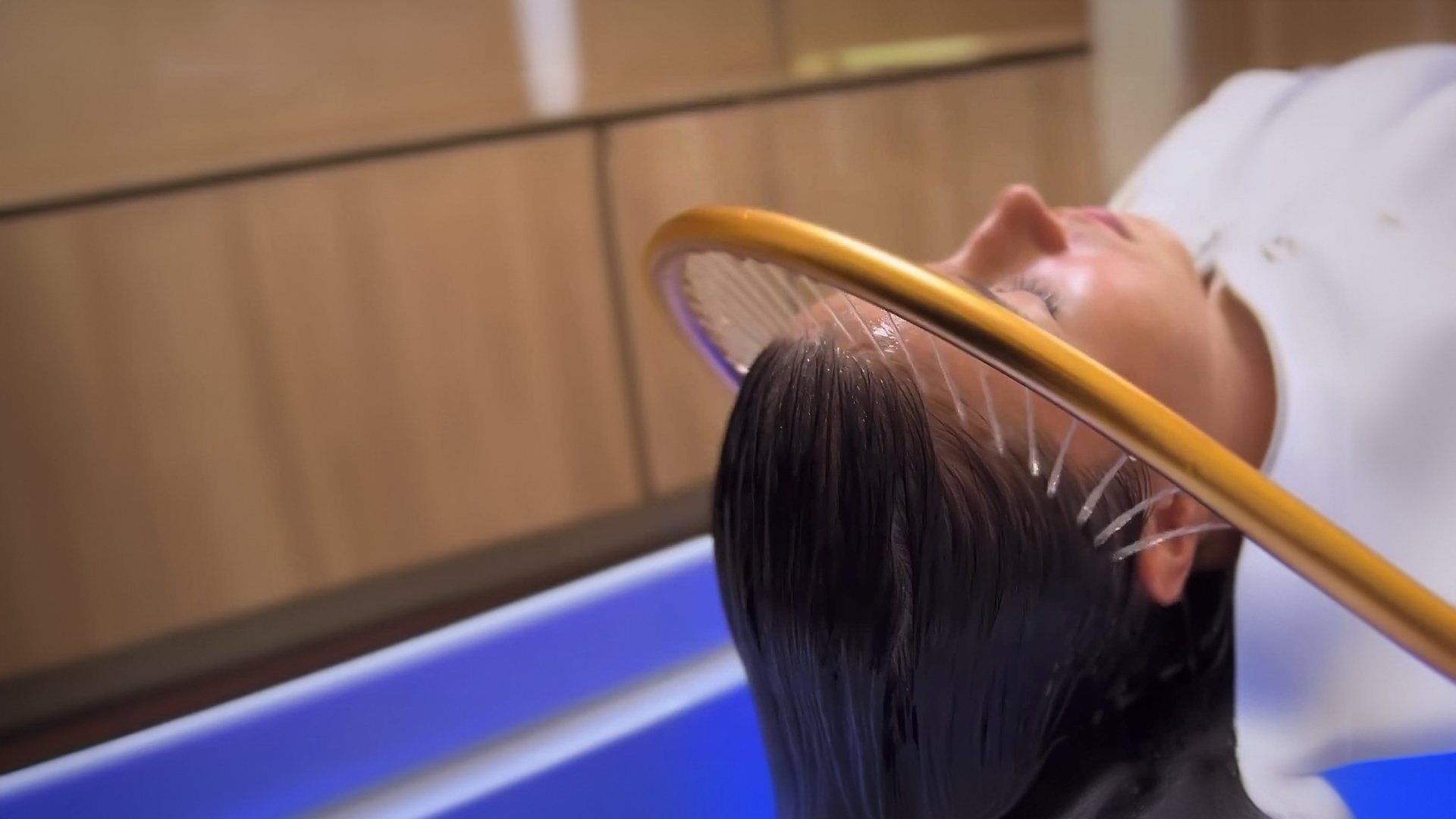 Top 10 Benefits Of A Head Spa For Your Hair & Scalp • Halotherapy ...
